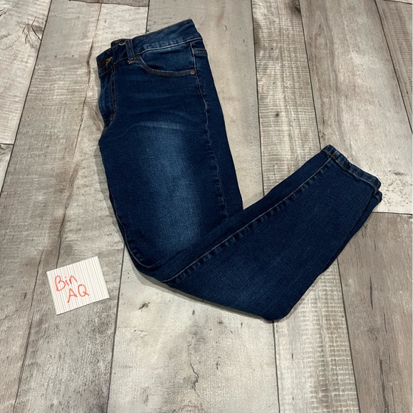Tahari | Jeans | Tahari Skinny Crop Jeans | Poshmark